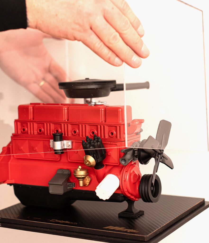 Miniatura Motor 250S Opala Escala 1:3 Com Base e Número de Série Único ...